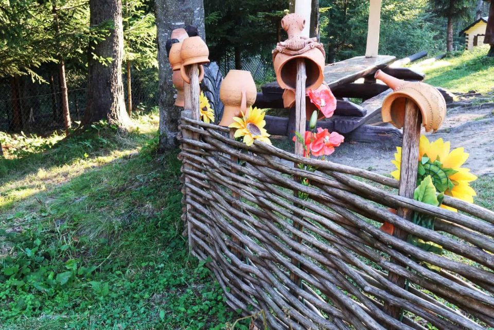 How To Make A Wattle Fence Using Branches