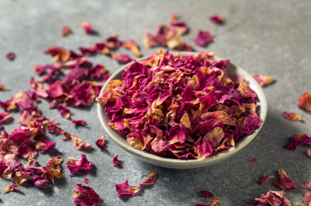 11 Genius Ways To Use Rose Petals You Have To Try