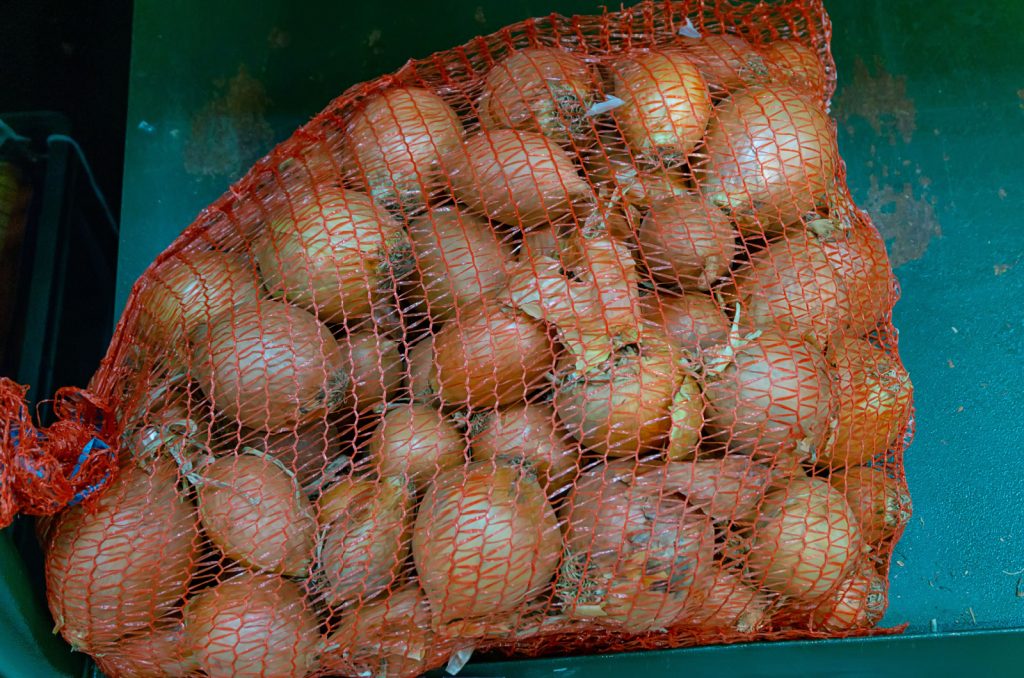 A Step-by-step Process To Drying Homegrown Onions And Garlic