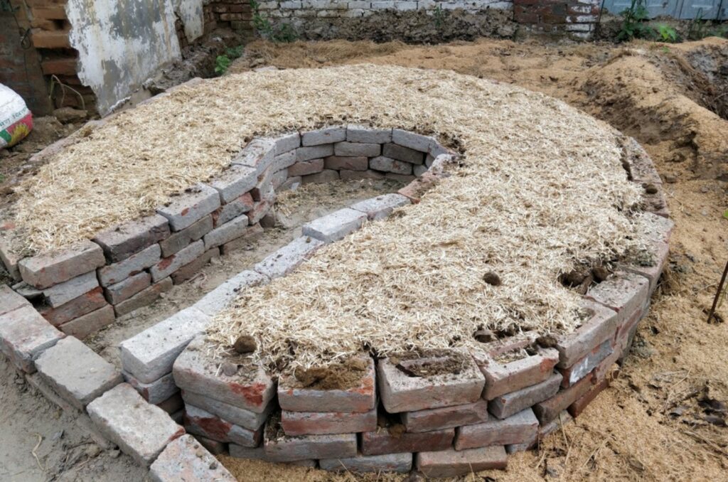 How To Maximize Your Yields With Keyhole Gardening