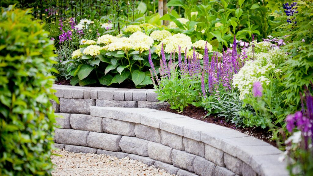 25 Incredible Ideas For Landscaping With Hydrangeas In Front Of The House