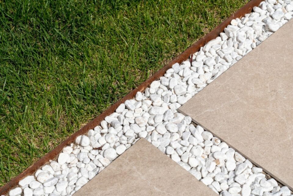 22 Ways How To Edge A Lawn With Or Without An Edger