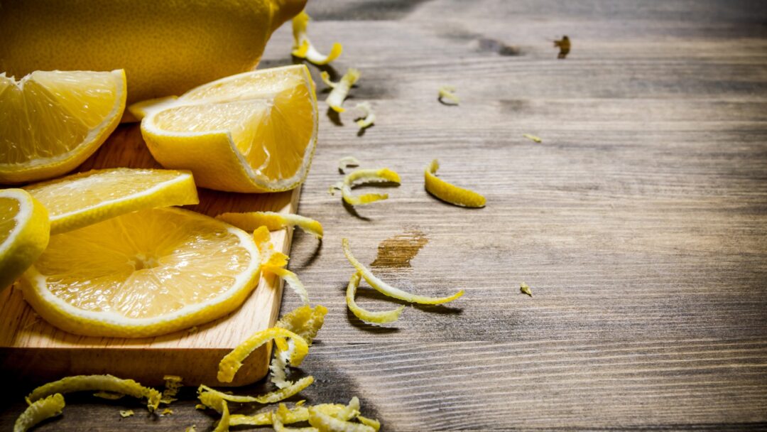 22 Surprising Ways To Use Lemon Peels Instead Of Throwing Them Away
