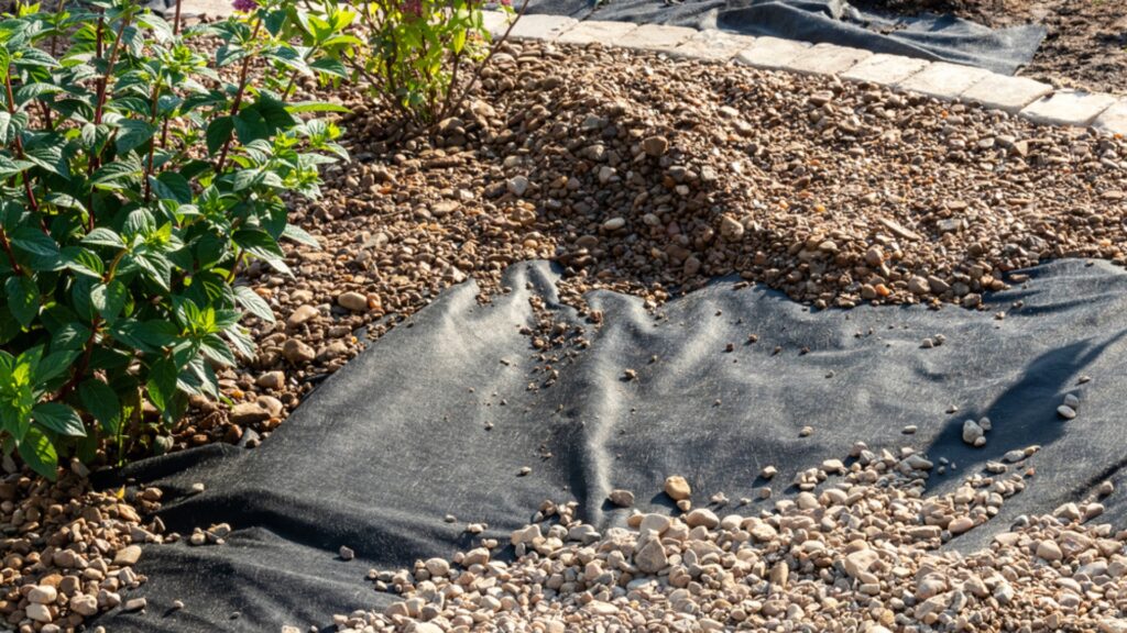 15 Reasons Why Landscape Fabric Is Still the Best Option Under Gravel ...