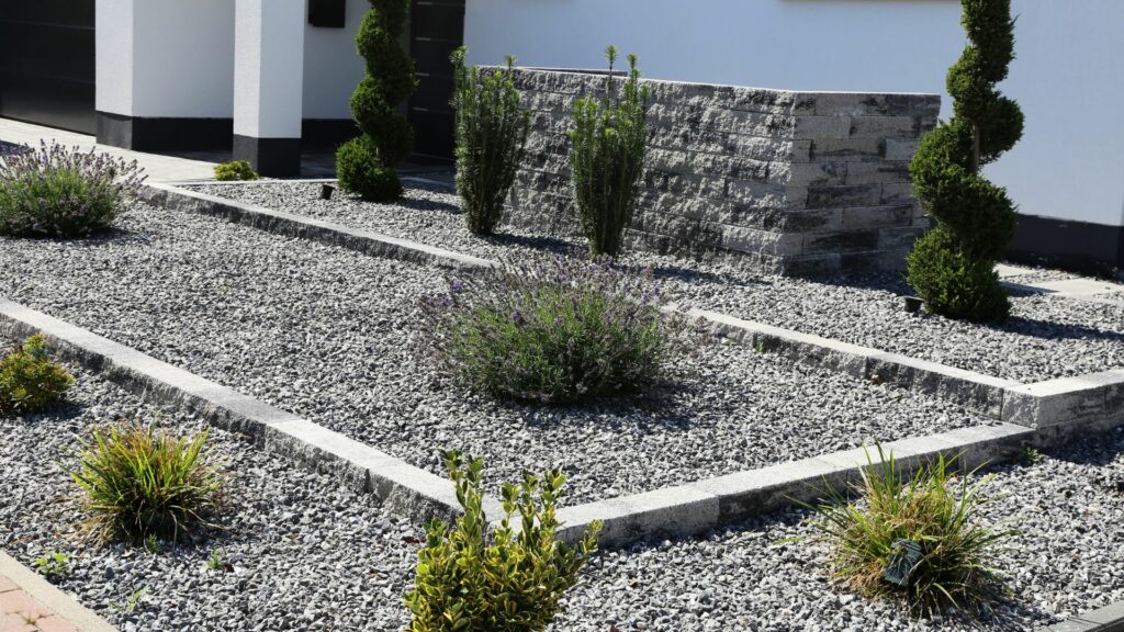 26 Alternatives To Using Landscape Fabric Under Gravel To Prevent Weeds ...