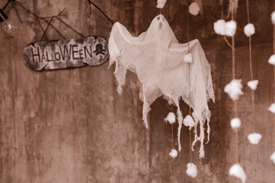 How To Craft A Spooky Front Door Sign That Brings Halloween Magic To ...